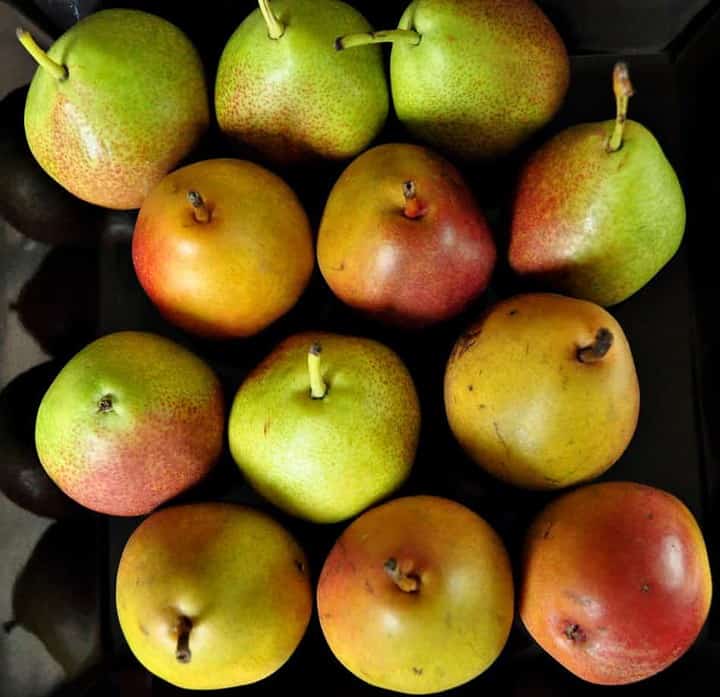 Poached Cinnamon-Orange Pears with Mascarpone - Flavour and Savour