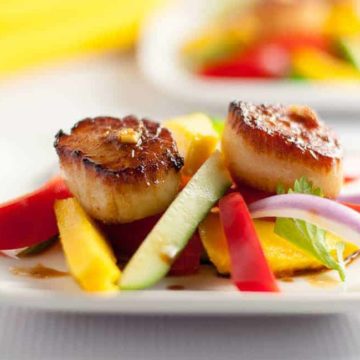 Seared Scallops with Mango Salad - Flavour and Savour