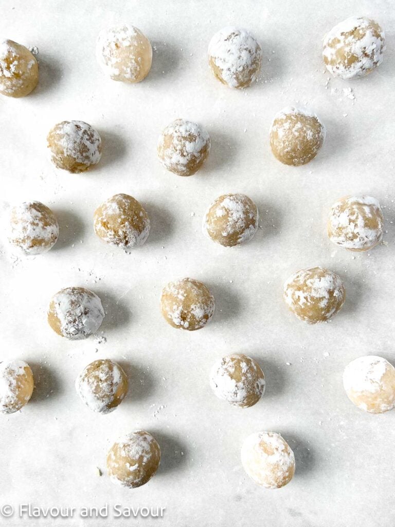 Soft and Chewy Italian Almond Cookies (Amaretti) - Flavour and Savour